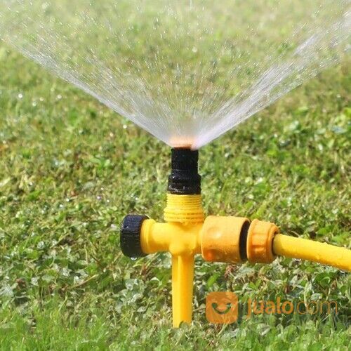 Penyemprot air taman Putar penyiram tanaman sprinkle water 360 spray di ...