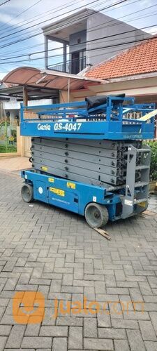 Rental alat alat berat Scissor lift, boom lift, dll di Kota Surabaya ...