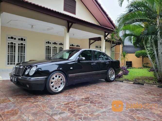 MERCEDES BENZ E320 ELEGANCE AUTOMATIC V ENGINE TH 1998 di Kota Bandung ...