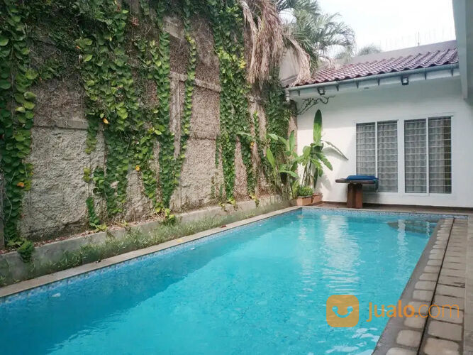 Rumah di Ciputat 3 Lantai Dengan Private Pool Dekat RS Hermina Ciputat ...