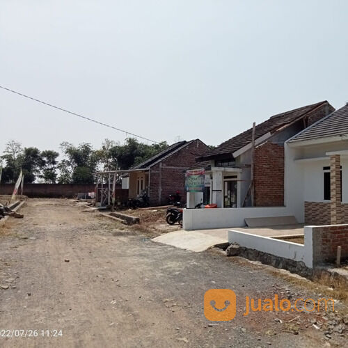 Row Jalan Lebar Perumahan Bebas Banjir di Kota Bandung, Jawa Barat ...