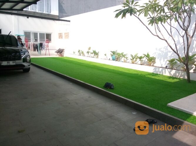 Taman Rumput Sintetis Dengan Paketan Drainase Dan Rumput di Kota ...