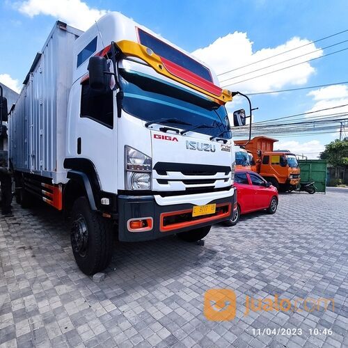 Isuzu Giga FVM 34 U - 285 PS Truk Box Cargo / Full Box Tronton 6x2 ...