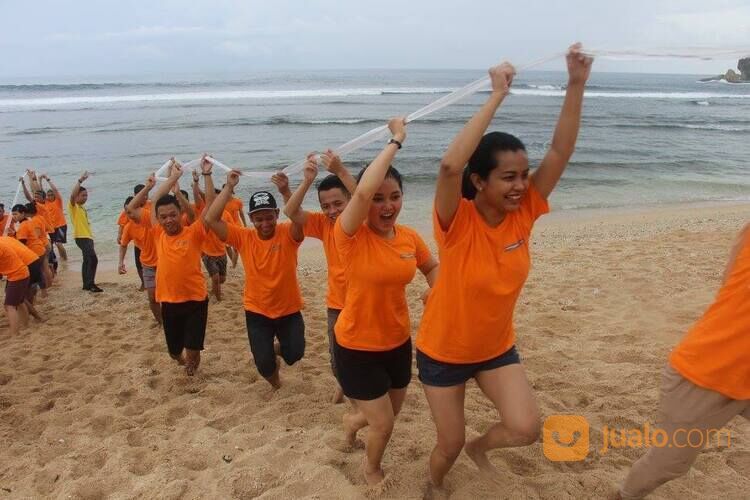 Outbound di Pantai Parangtritis Jogja, Rekomendasi Lokasi Outbound ...