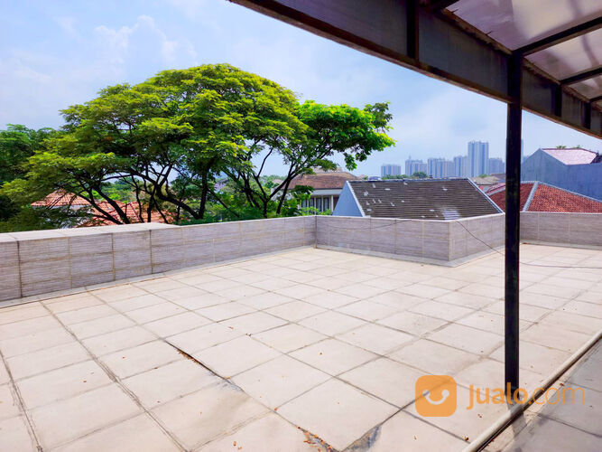 Rumah Posisi Hoek (Utara & Timur) di Cluster Simpruk Lippo Cikarang ...