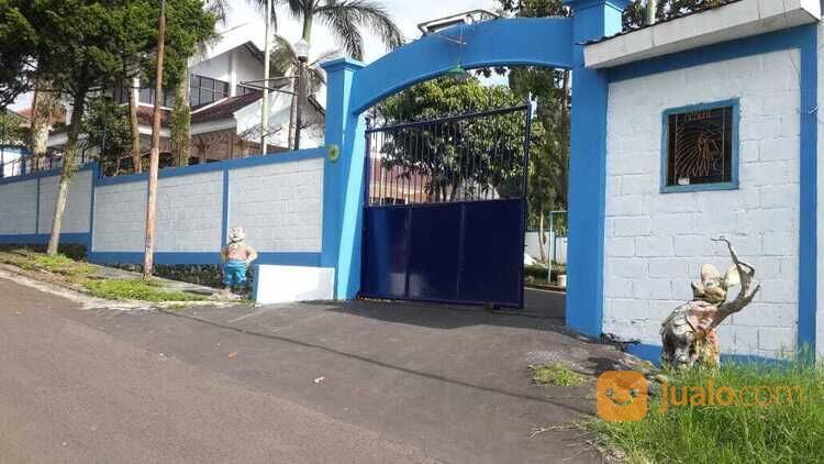 Villa Luas Desain Modern 2 Lantai Di Jl Imam Bonjol Kota Batu di Kota ...