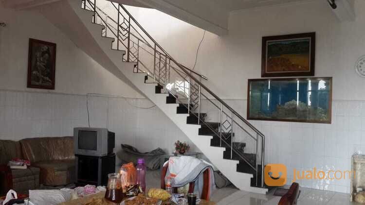 Villa Luas Desain Modern 2 Lantai Di Jl Imam Bonjol Kota Batu di Kota ...