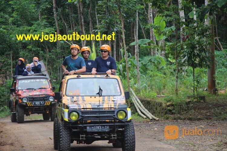 Outbound Jeep Offroad Puncak Becici Hutan Pinus, Paket Wisata Jeep Asik ...