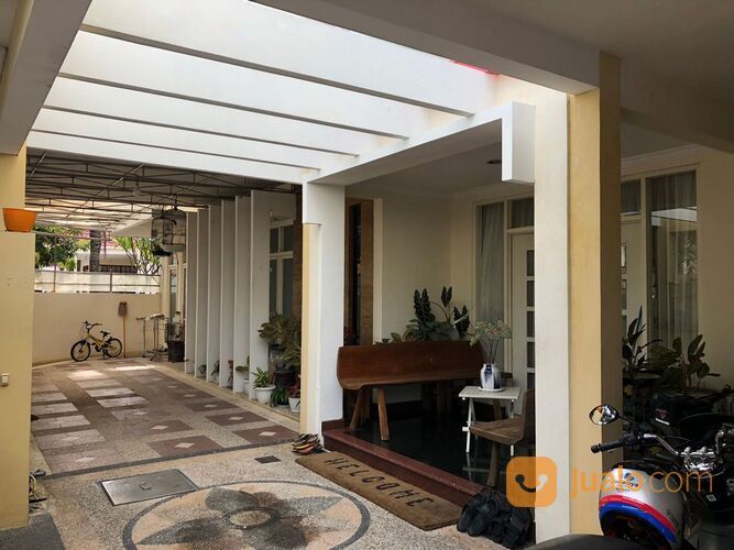 Babatan Pratama, Rumah Hook Minimalis Modern, Row Jalan 6 Meter di Kota ...