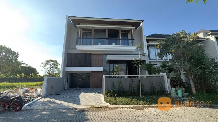 Rumah Minimalis Semi Furnish Split Level Citraland Surabaya di Kota ...
