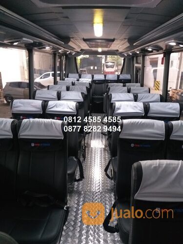 Medium Bus Jemputan Karyawan Bus Medium Pariwisata Jelajah Indonesia di ...