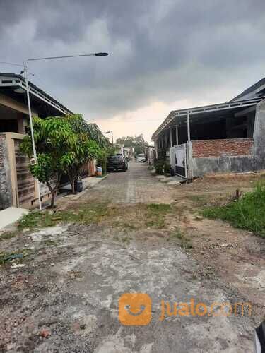 Tanah perumahan padat penduduk graha permata batursari di Kota Semarang ...