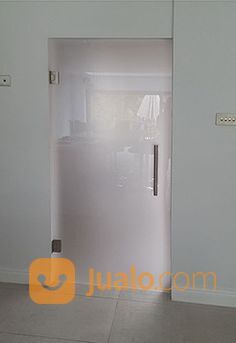 Pintu kaca frameless di Kota Denpasar, Bali | Jualo.com