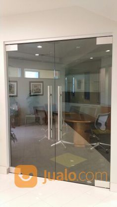 Pintu kaca frameless di Kota Denpasar, Bali | Jualo.com