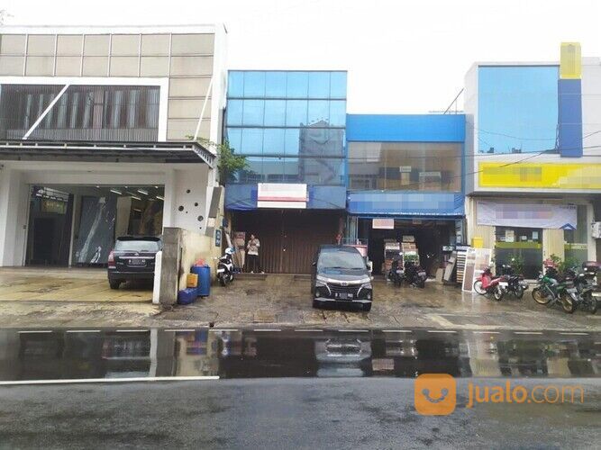 Ruko di Jakarta Pusat Terletak di Jalan Percetakan Negara di Kota ...