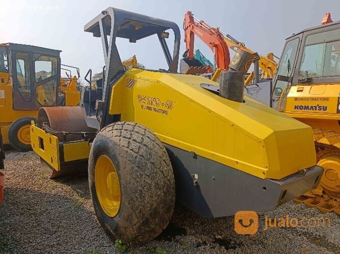 Compactor Bomag model BW211D-40 di Kota Jakarta Timur, DKI Jakarta ...