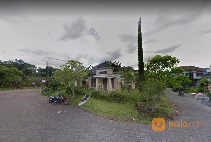 Rumah mewah dalam perumahan lowokwaru di Kota Malang, Jawa Timur ...