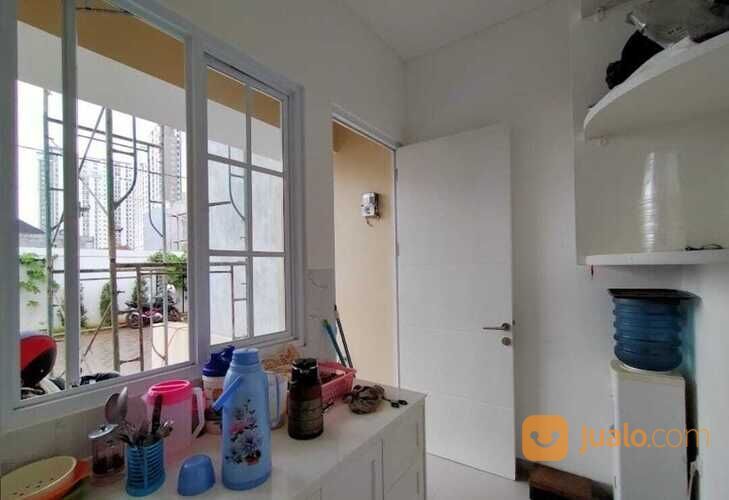 Rumah Mewah Area Cinere 7 Menit Pintu Tol Brigif Carport 2 Mobil di ...