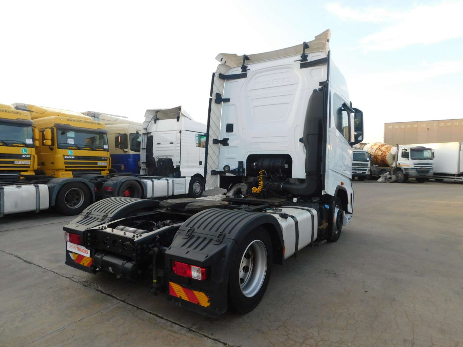 Tractor Ford F Max Ll 4x2 Scab E6 12s2620 Cod: 80411 | Cefin Trucks