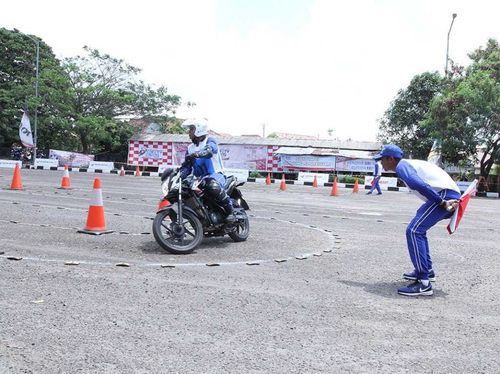 Cara Naik Motor Dalchaebi
