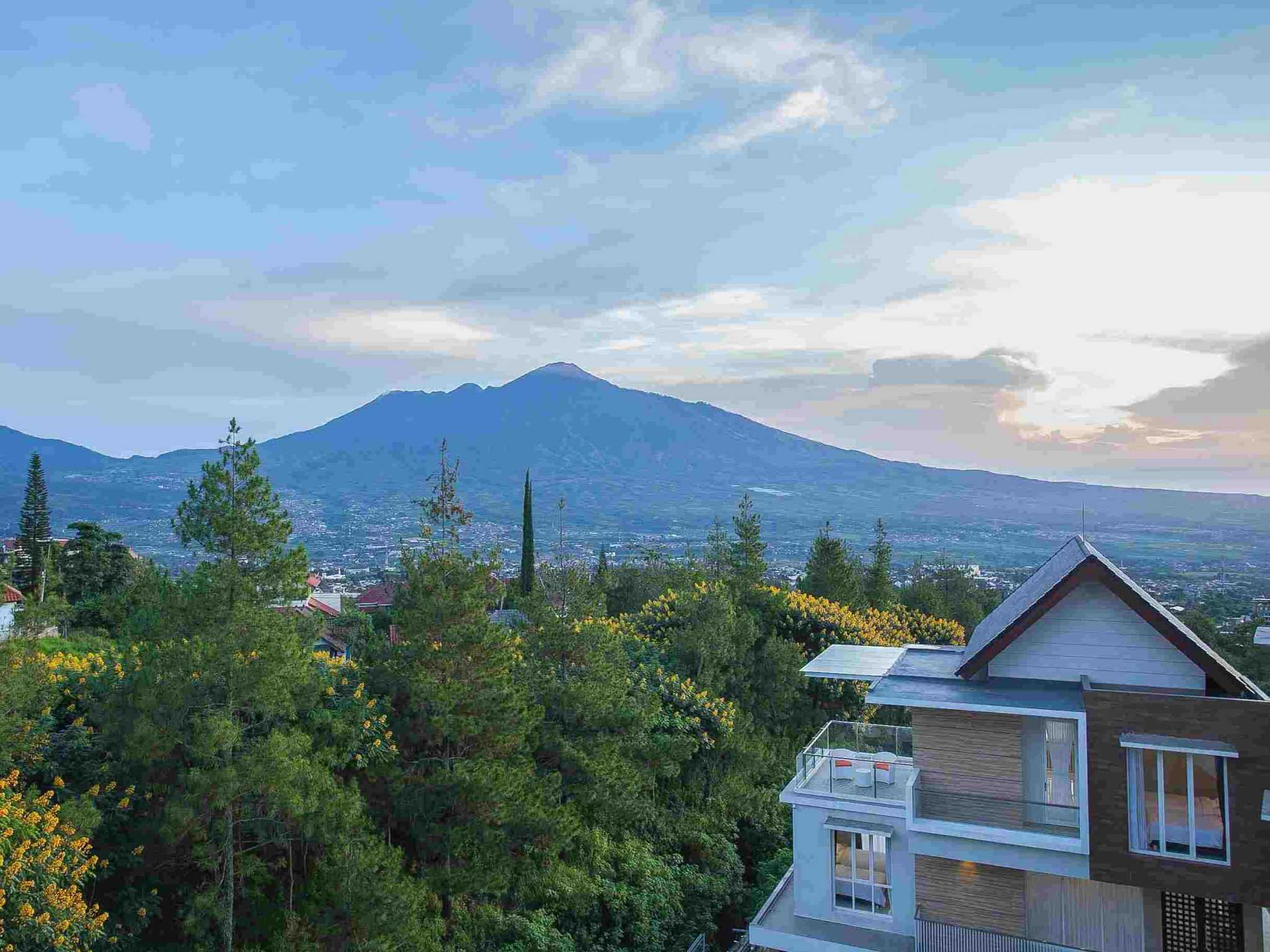 10 Rekomendasi Villa di Batu Malang yang Bikin Anda Betah
