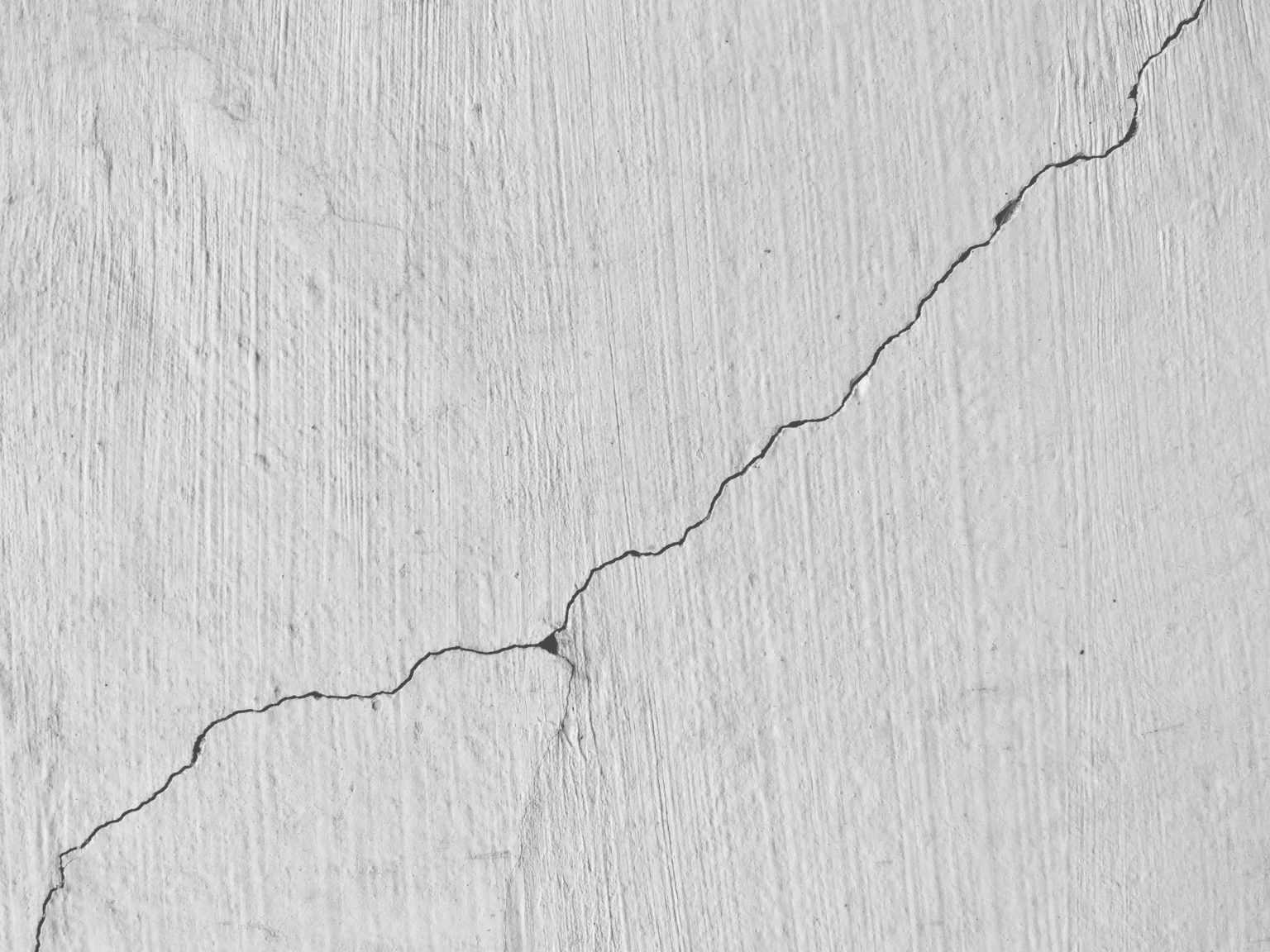 Tembok Rumah Retak, Apa Saja Penyebab & Cara Mengatasinya? – Cekpremi Blog