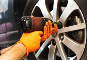 Baut Roda Mobil, Teknik Mengencangkan yang Benar