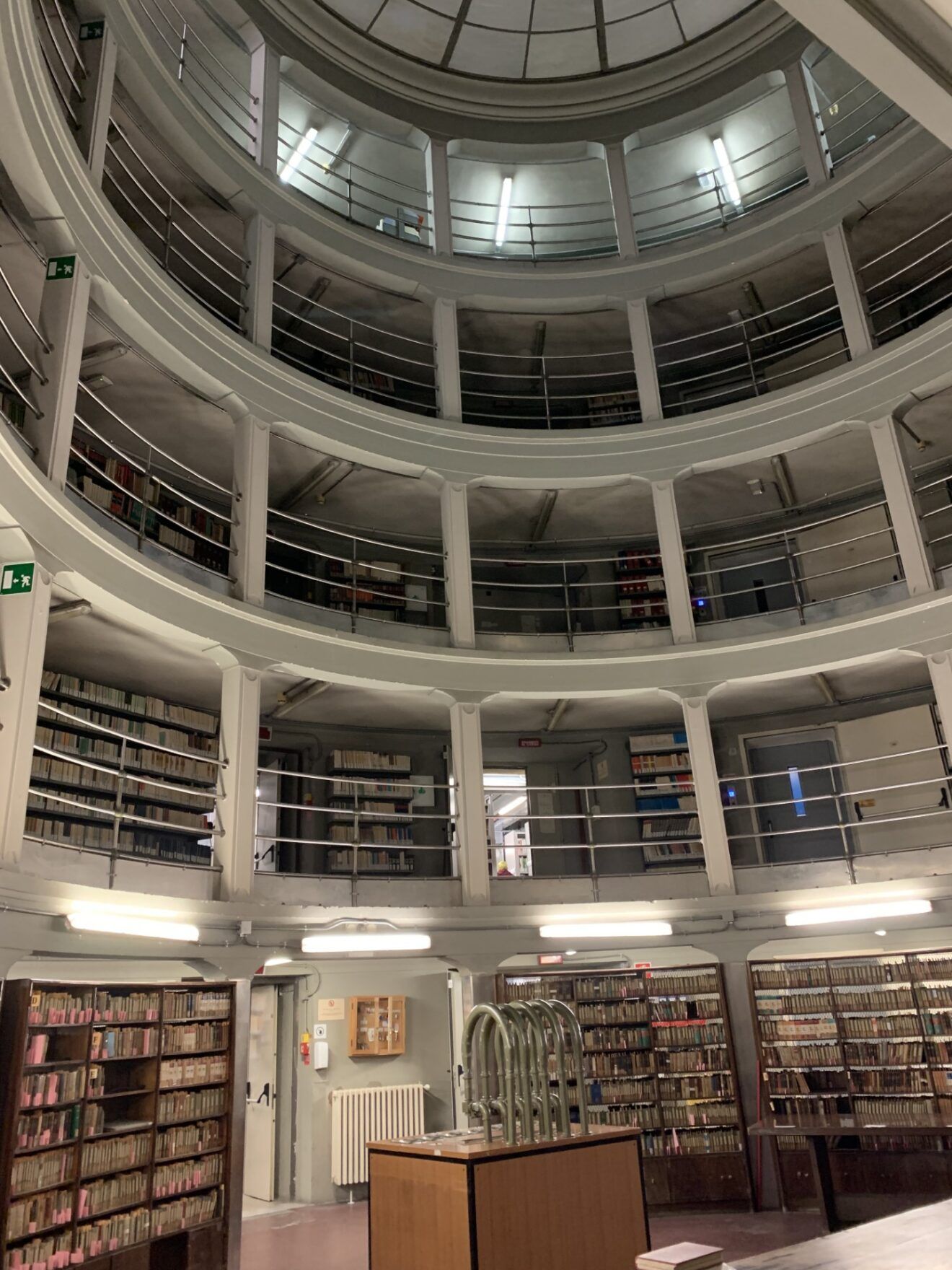 Biblioteca Nazionale Centrale di Firenze / The Central National Library ...