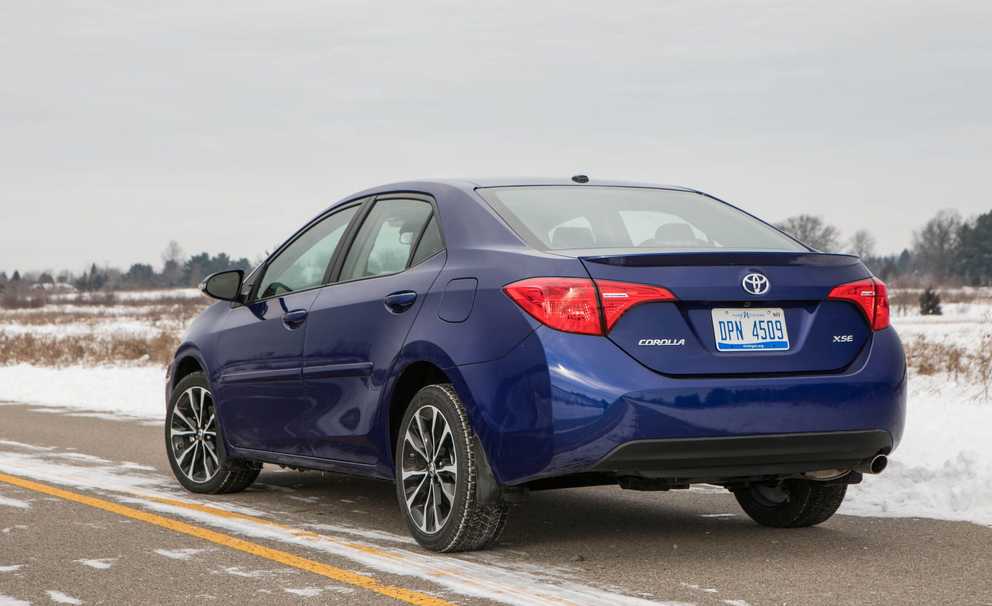 2017 Toyota Corolla XSE Exterior Rear And Side View Gallery (Photo 67 ...