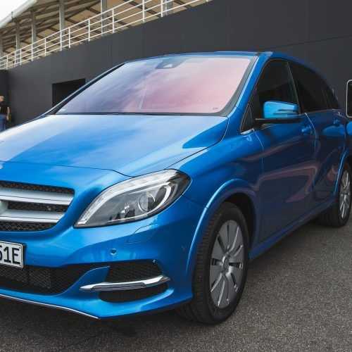 2017 Mercedes Benz B250e Exterior Front Corner Gallery (Photo 19 of 24)