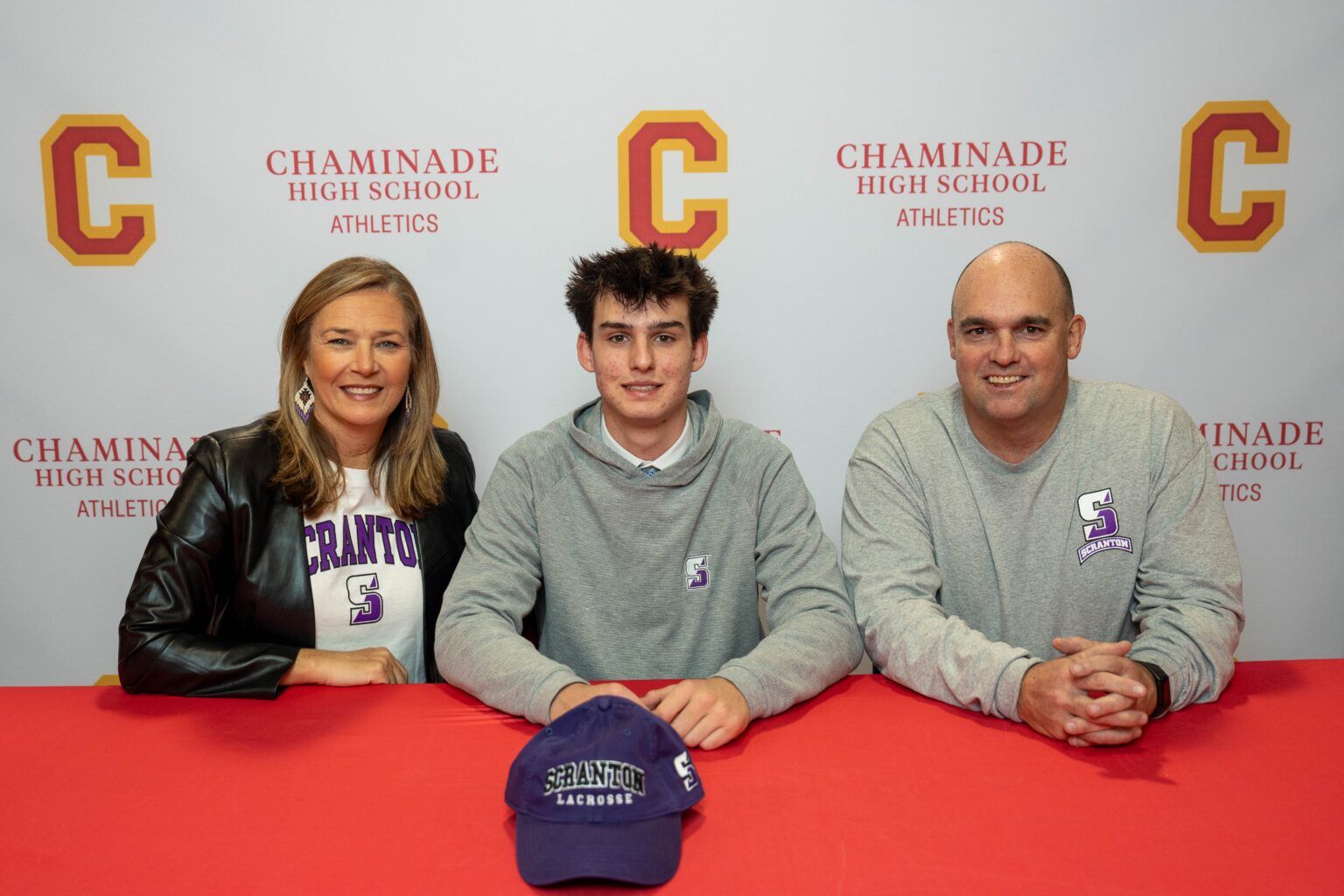 Flyers Sign On for Success - Chaminade