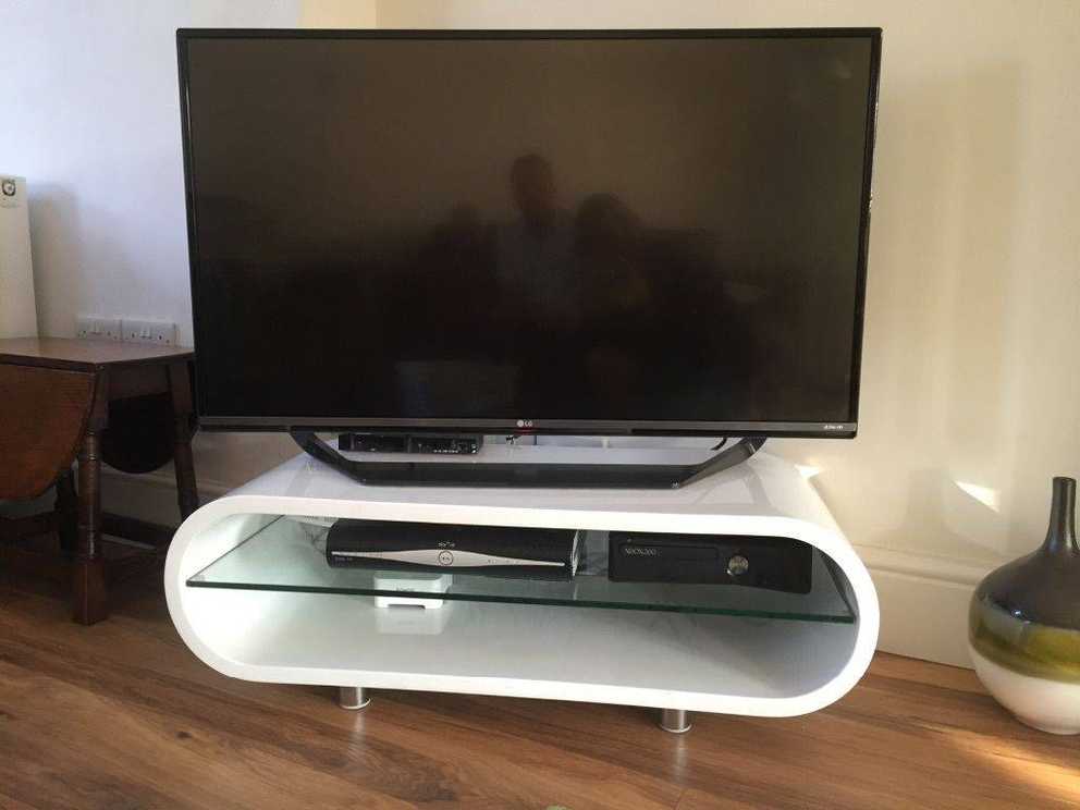 Photo Gallery of White Oval Tv Stands (Showing 3 of 15 Photos)