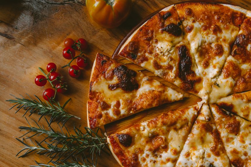 Pizza Sizes & Slices: How Much Pizza Should I Order? | PizzaForno
