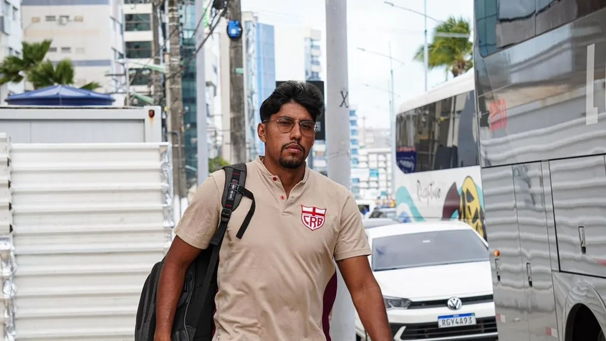 CRB viaja a Curitiba com uma única alteração na equipe titular