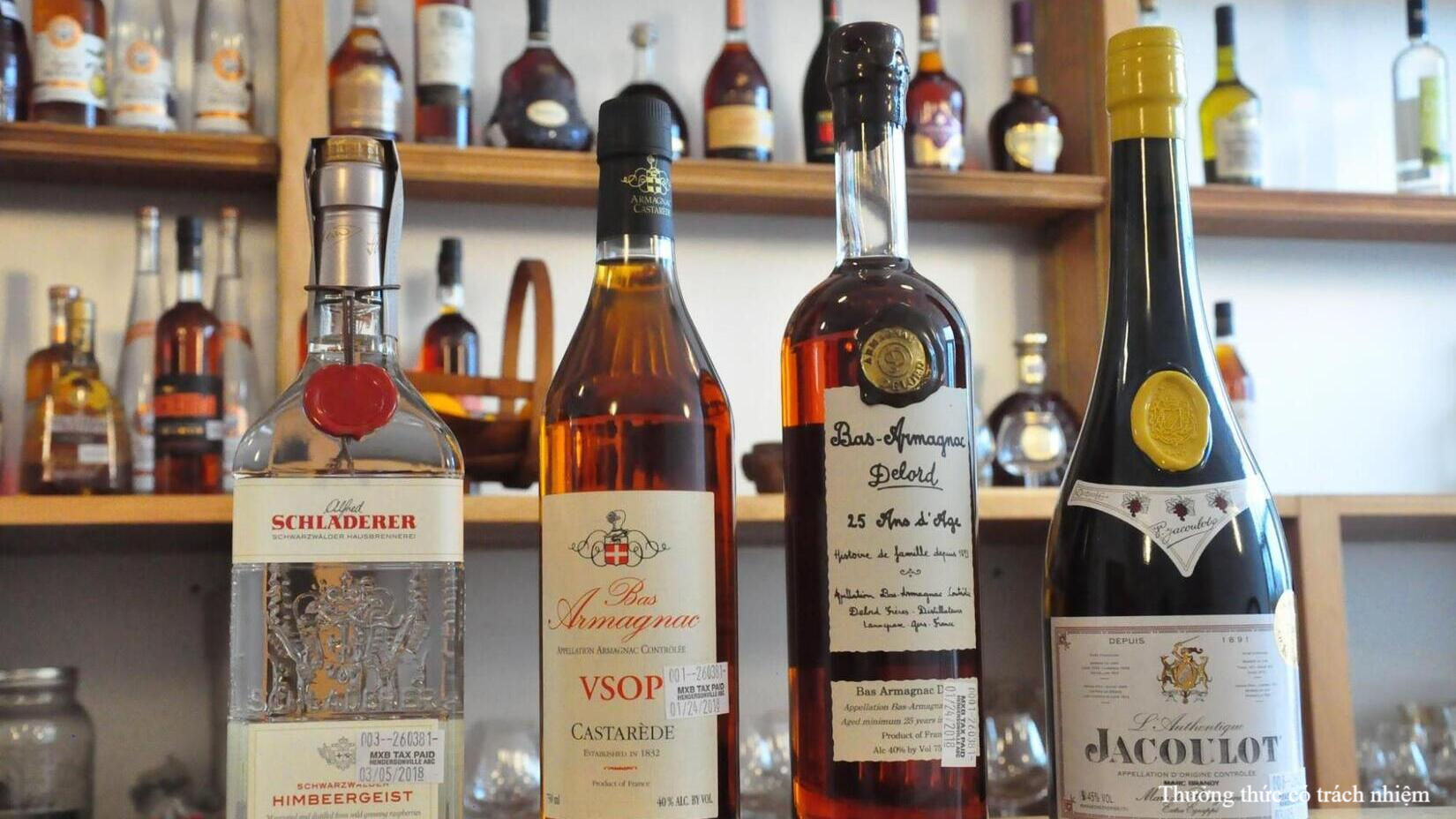 [2025] Tổng hợp các loại rượu trong bar phổ biến và giá từng loại