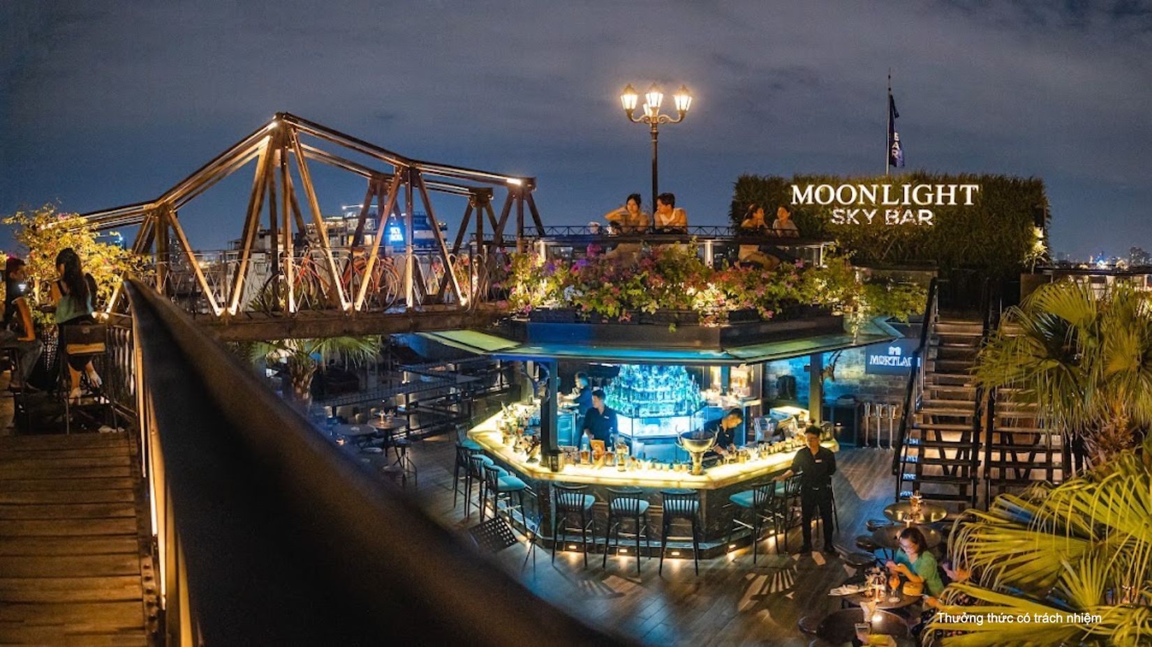 Moonlight Sky Bar: Điểm Hẹn Hoàn Hảo Cho Những Trải Nghiệm Đẳng Cấp Tại ...
