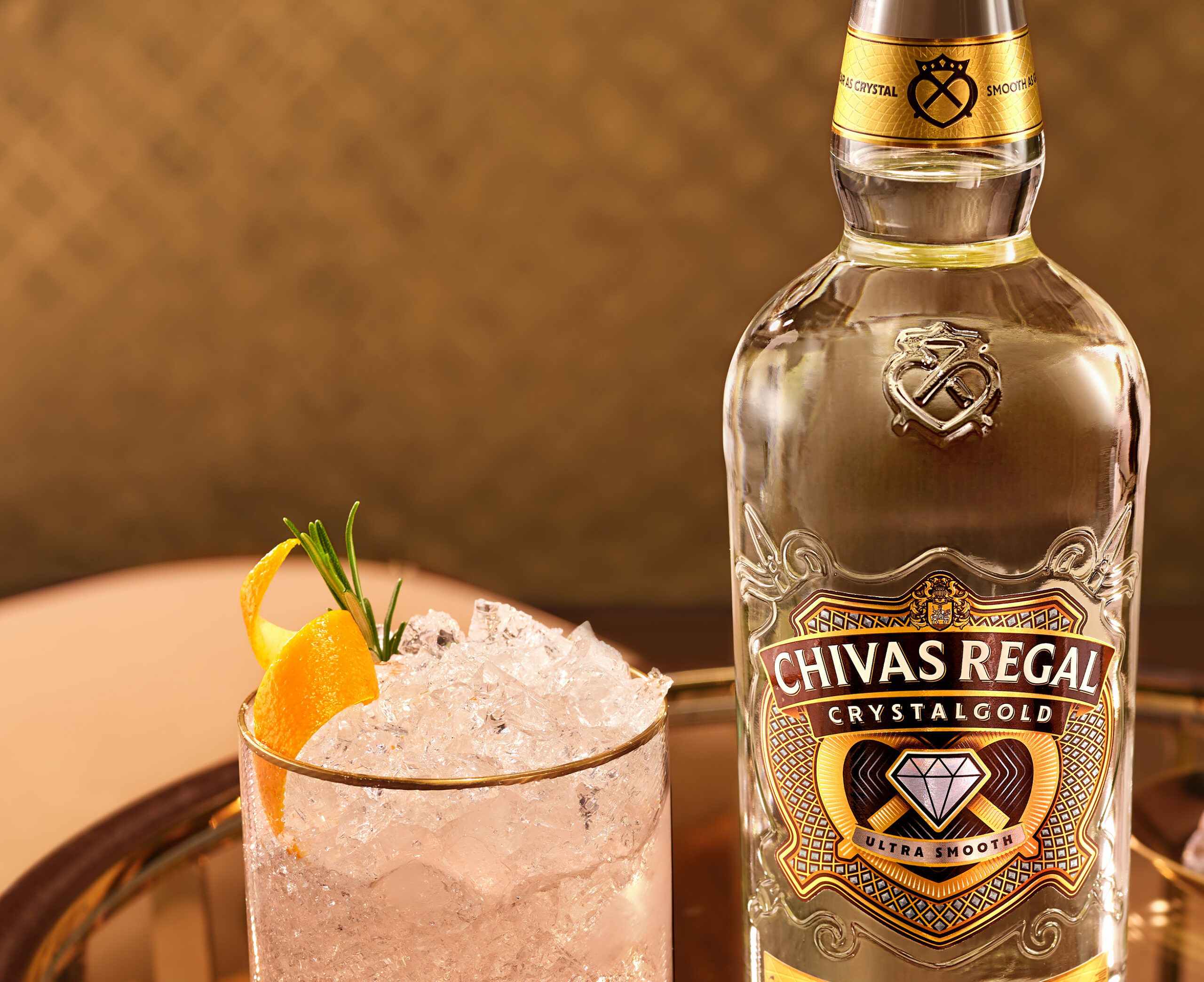 Receta del cóctel Crystalgold Fashioned Crush: Chivas Regal Chivas Regal ES