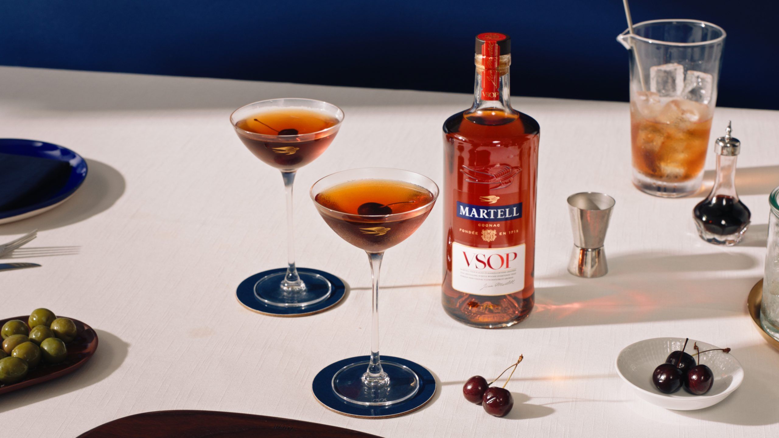 Celebrate World Cocktail Day with Our Pro Bartending Tips
