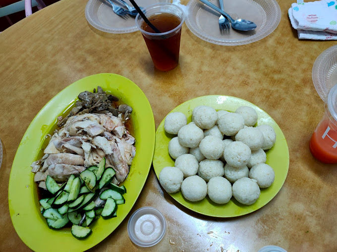 Top Chicken Rice Ball Restaurants in Melaka (2025 Complete Guide)