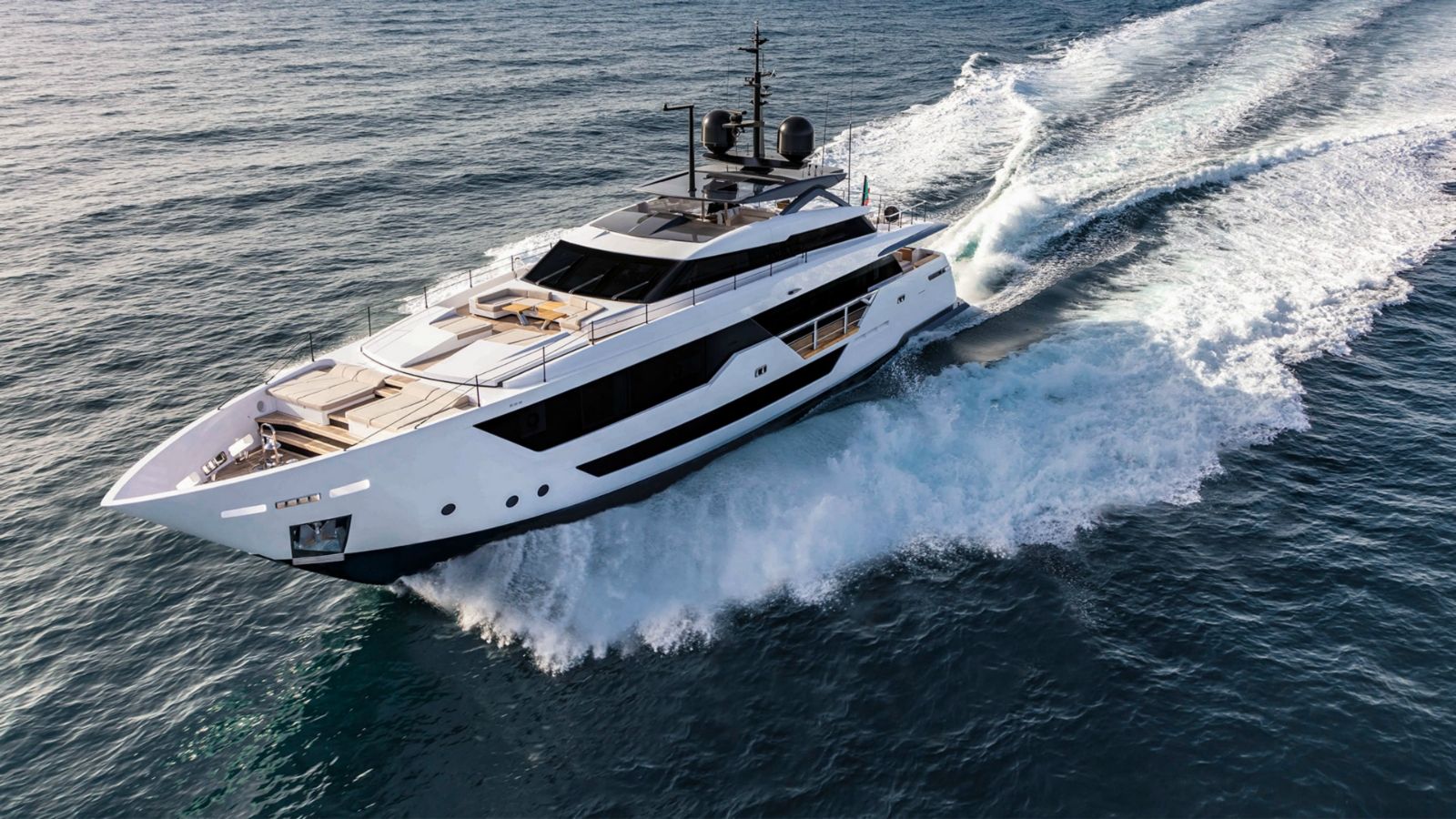 Custom Line 106 hull 19 / 33m (2023) - Lee Marine