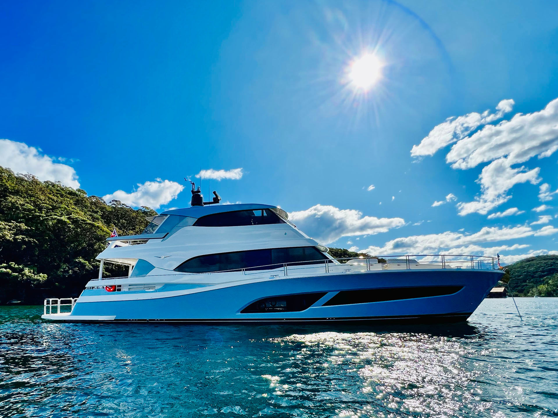 Riviera 78 Motor Yacht BIG MAMA completes construction - Lee Marine