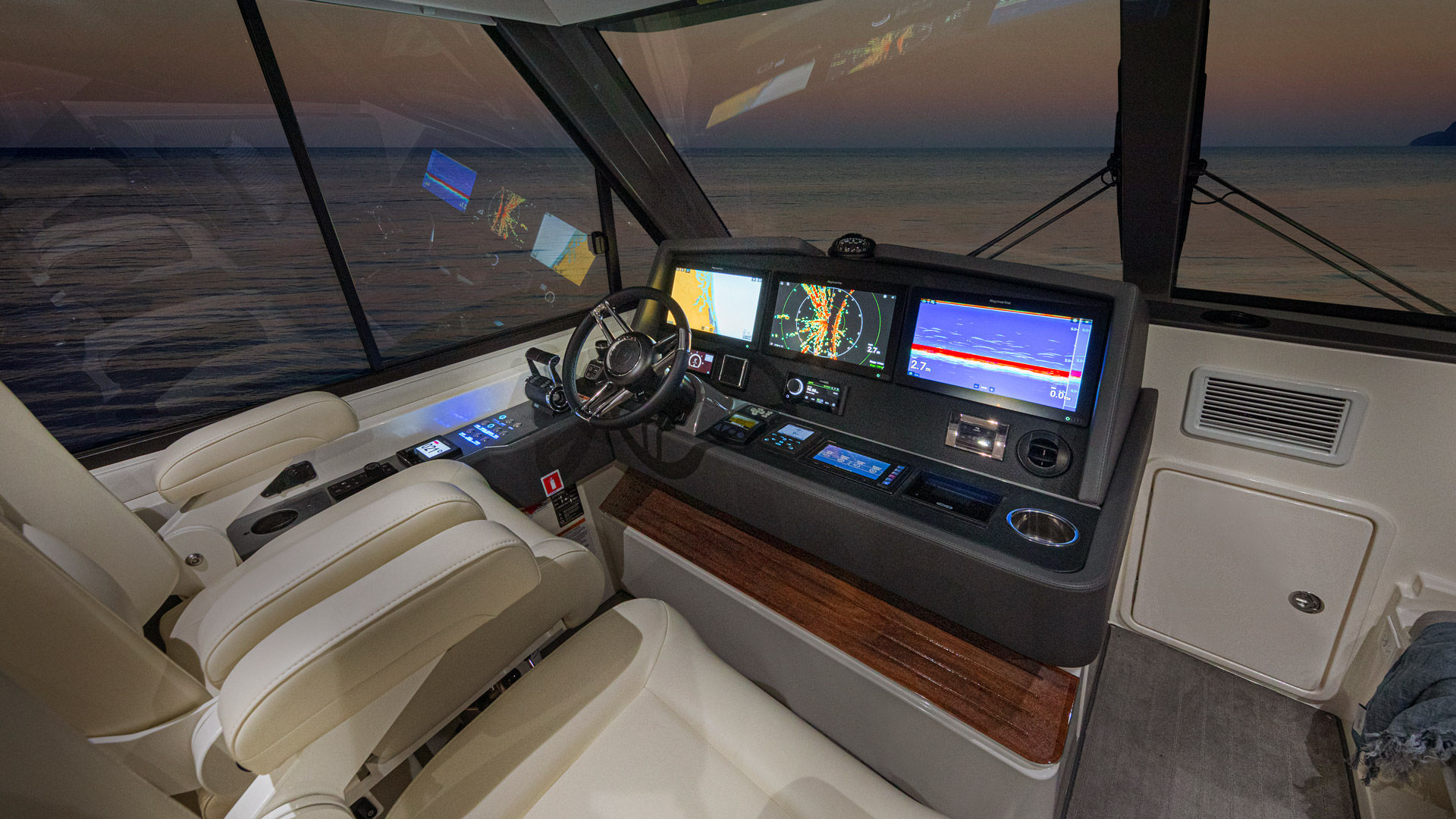 Riviera 50 Sports Motor Yacht video review by Club Marine Australia ...