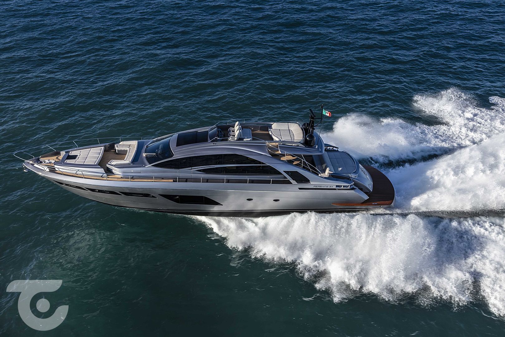Ferretti Group unveils Pershing 8X - Lee Marine
