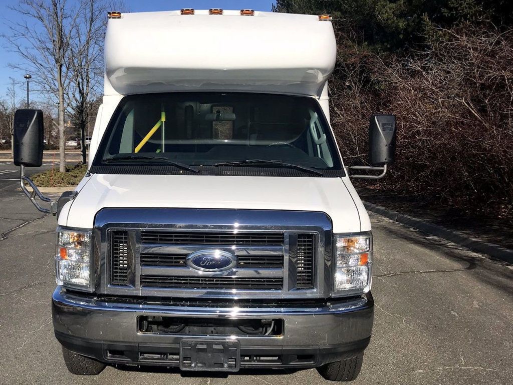 2009 Ford E350 in Excellent Condition @ Buses for sale