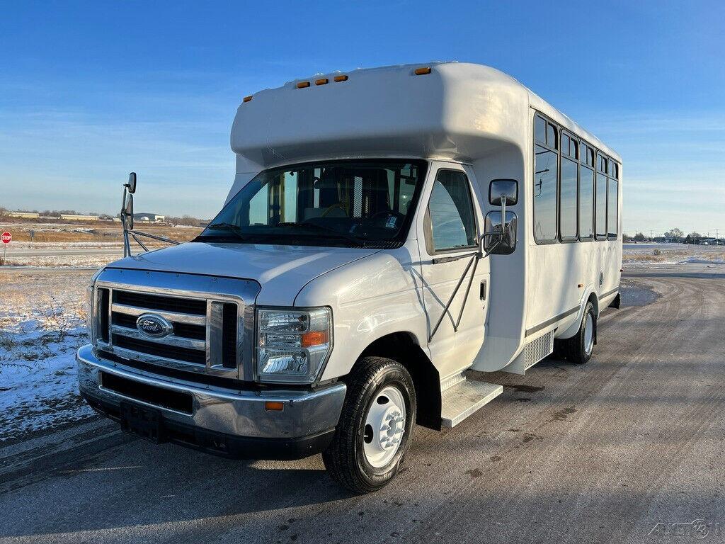 2010 Ford E-450 16 Passenger Shuttle Bus – Diesel! Liquidation Sale! @ Buses for sale