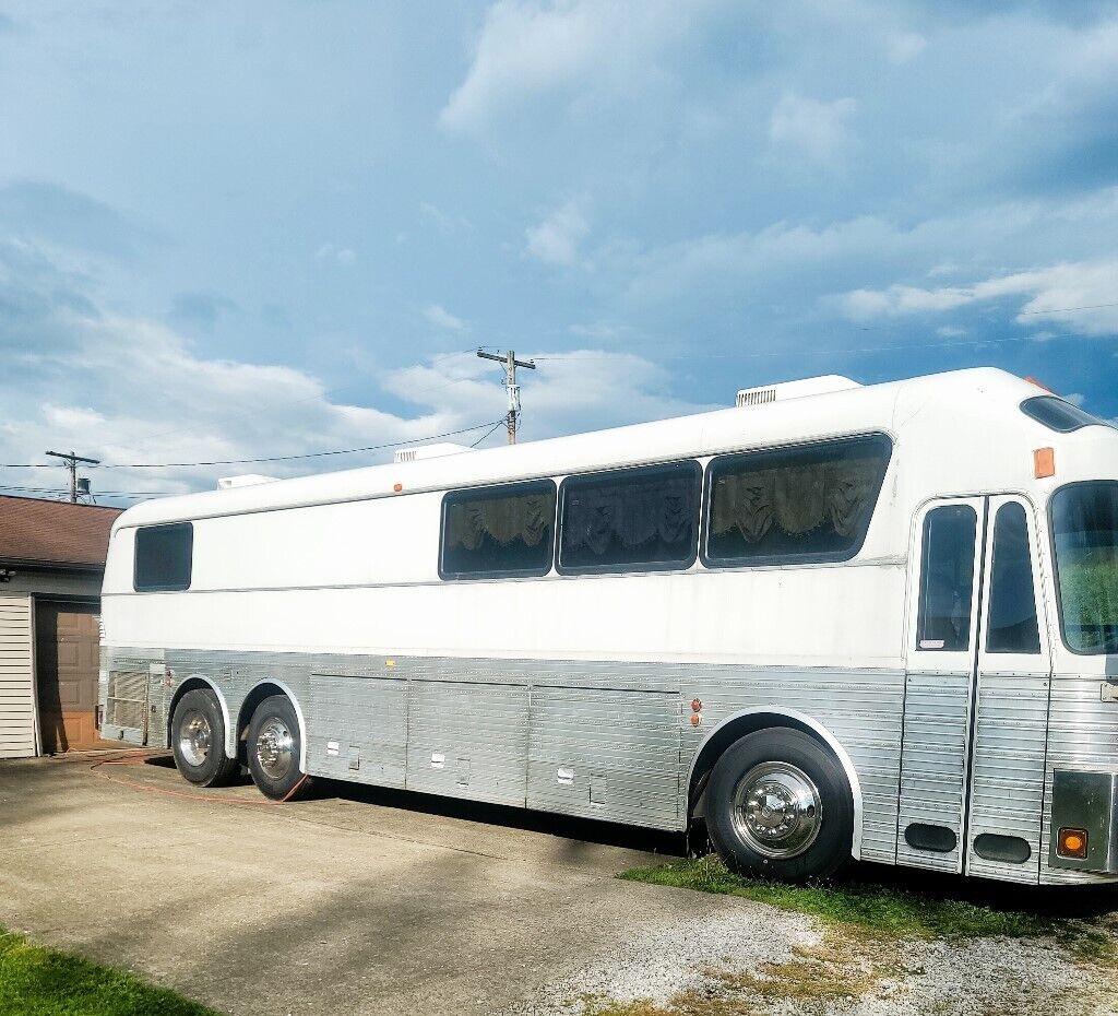 1982 Silver Eagle Model 10 @ Buses for sale