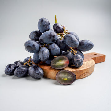 Jual Anggur Hitam Autumn Royal Seedless Impor | Sayurbox