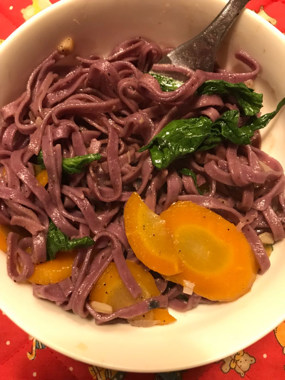 Mie Ubi Ungu Dengan Wortel dan Kailan | Sayurbox