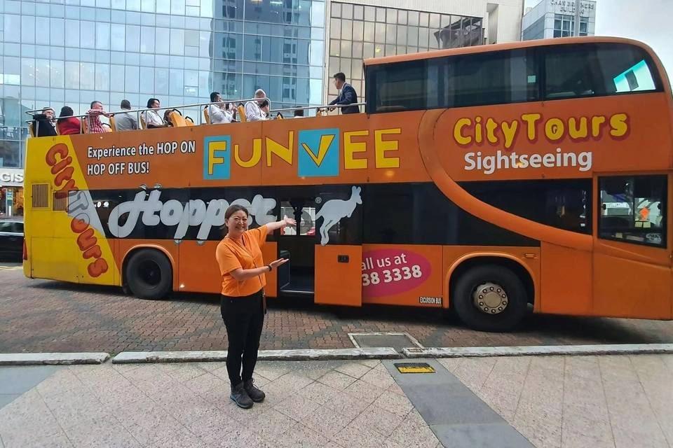 City Tours: FunVee Singapore Sightseeing Open-Top Bus Tour