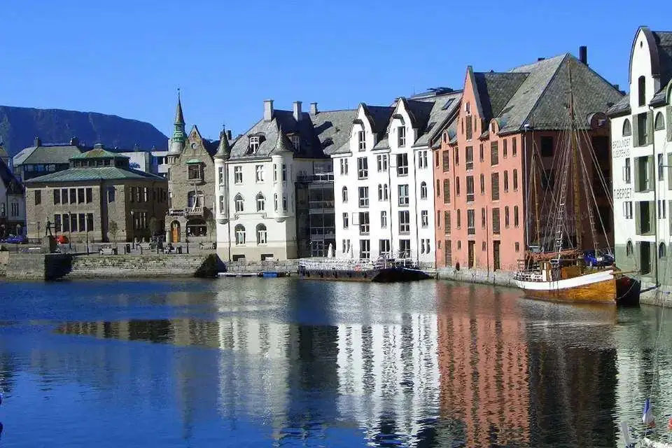 Alesund Hop On Hop Off | City Sightseeing Hop-On, Hop-Off Bus